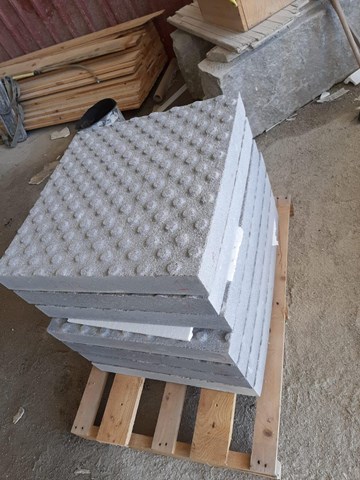 PAVIMENTO PODOTÁCTIL DE GRANITO - LOSAS, PLAQUETAS. BALDOSAS PODOTÁCTILES